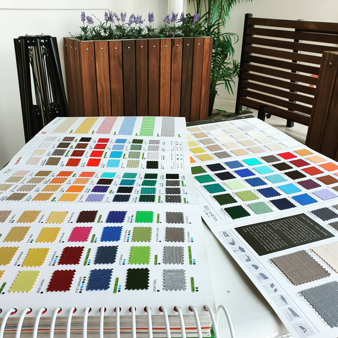 Fabric Colours - Awnet